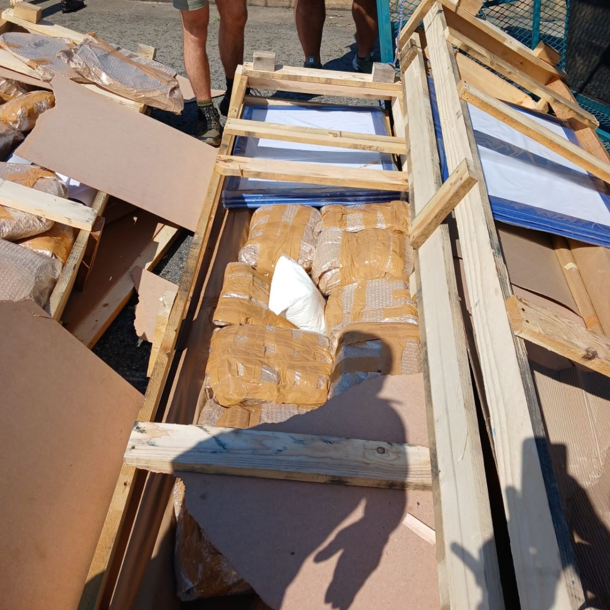 Police recover more than R4 million worth of suspected cocaine during a ... Police recover more than R4 million worth of suspected cocaine during a ...